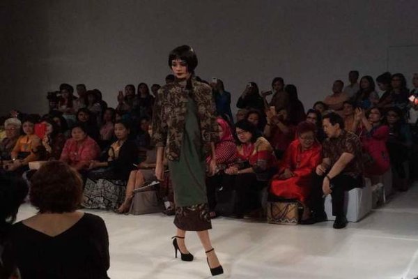 Batik Pacitan yang diubah menjadi lebih modern. (FOto: BIsnis) | Pacitanku