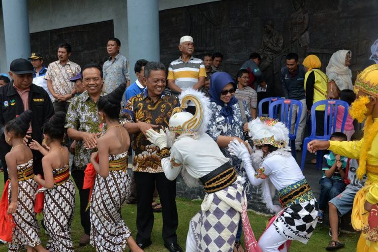 Pemkab Dukung Kethek Ogleng Jadi Event Wisata Budaya Pacitan - Pacitanku