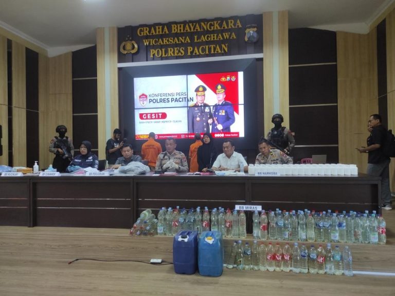 Polres Pacitan Amankan 11 Pengedar Miras dan Narkoba
