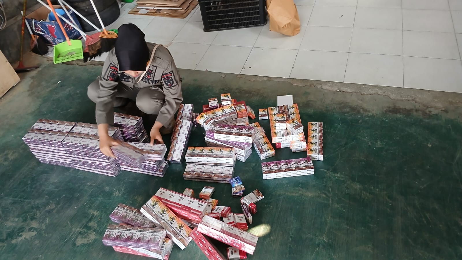 Rokok Ilegal Pacitan Beredar di Warung Kecil, Tiga Kecamatan Ditetapkan ...