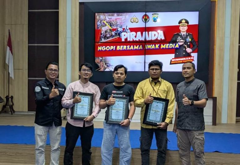 Jurnalis Muda Pacitanku.com Sabet Juara I Lomba Jurnalistik Polres Pacitan