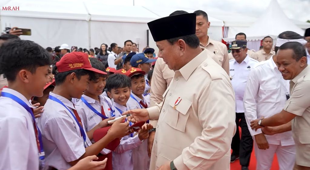 Prabowo Minta Siswa Tak Lagi Dikerahkan Sambut Kunjungan Kerja