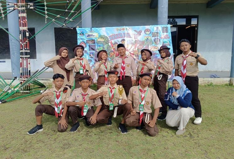 Pramuka SMP PGRI Gondang Sukses Sabet Piala Mountaineering di Ajang ...